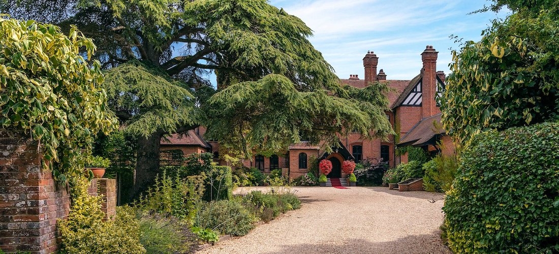 Win a relaxing spa break for 2 at Careys Manor in the New Forest ...